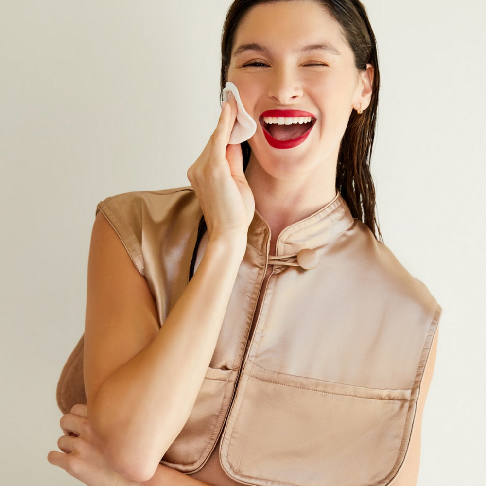 Monii | The Essential Hair Drying & Makeup Cape